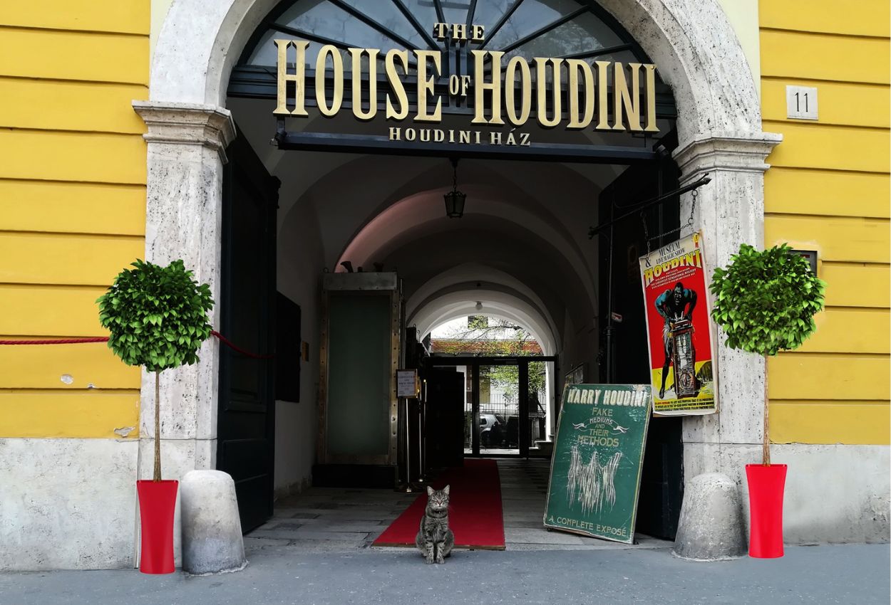 House of Houdini: Where Magic Surrounds You