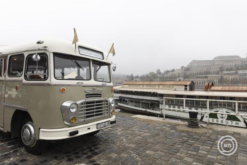 Enjoy a Ride on Over 50-Year-Old Ikarus Buses in Budapest
